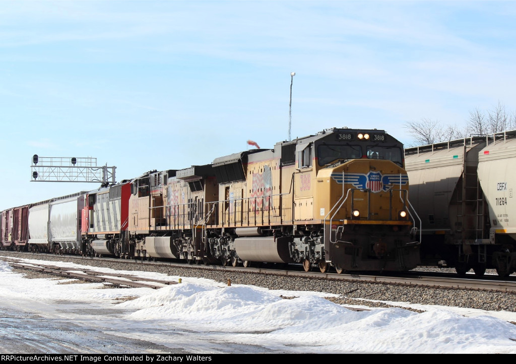 UP 3818 5795 CN 5551